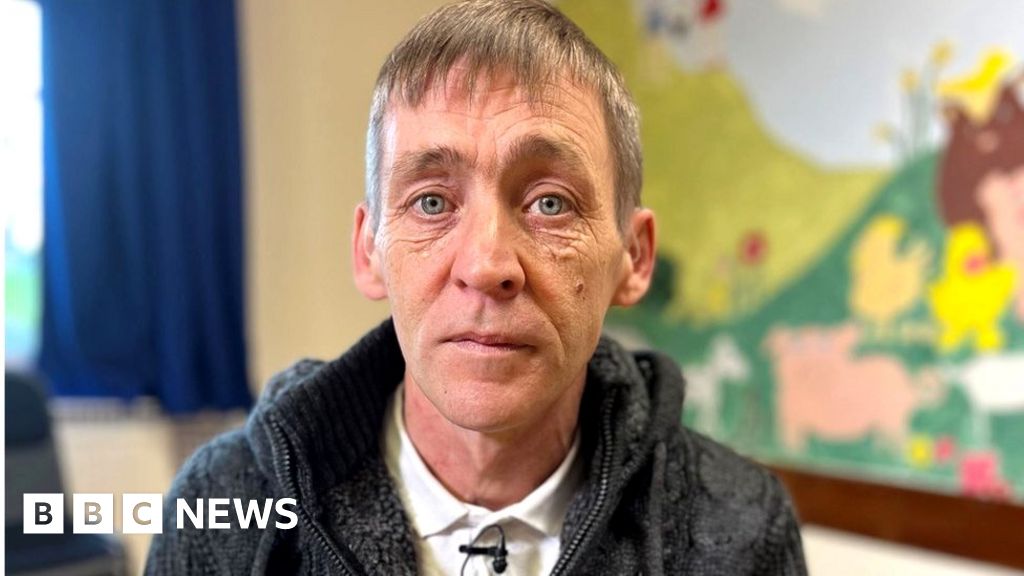 Adults speak about learning to read in later life - BBC News