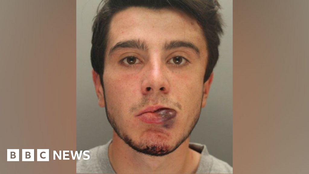 Liverpool murder: Man jailed for stabbing uncle to death - BBC News