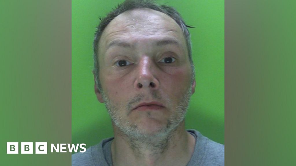 Banned beggar jailed for asking plain-clothes officer for money