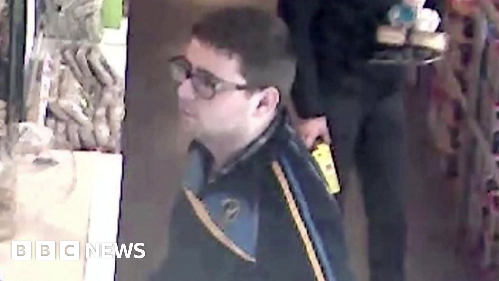 Essex lorry deaths: Accused Eamonn Harrison 'naive and gullible' - BBC News