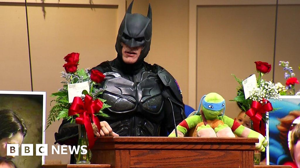 Batman pays tribute to shot six-year-old Jacob - BBC News