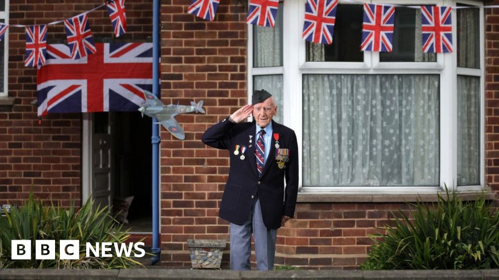 VE Day: UK marking 75th anniversary of end of WW2 in Europe - BBC News