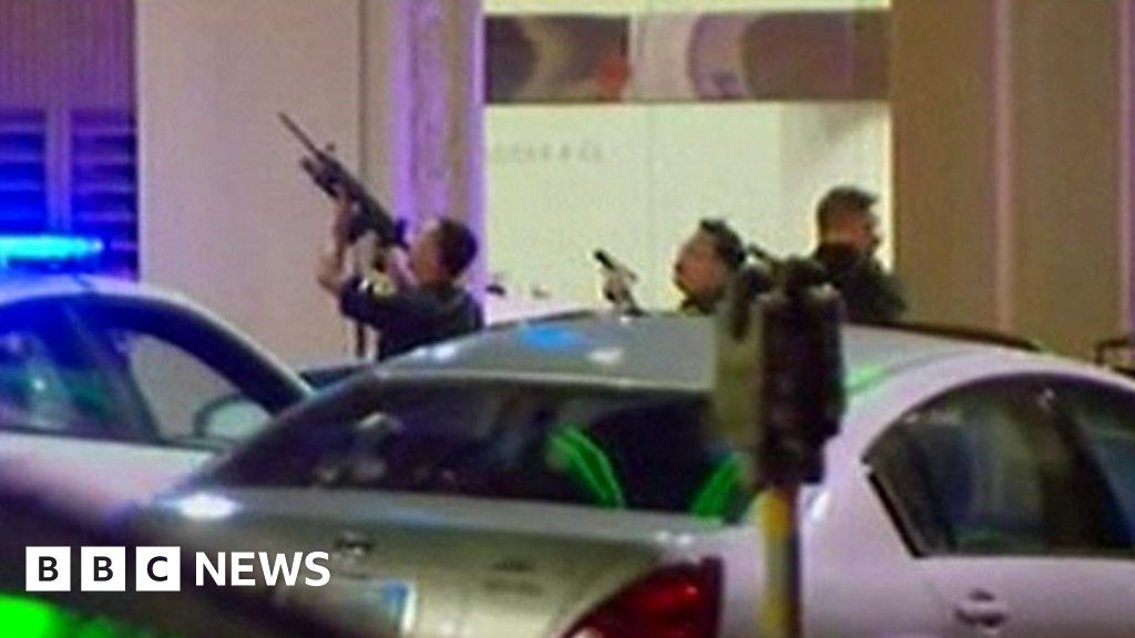 One suspect dead after Dallas police shootings - BBC News