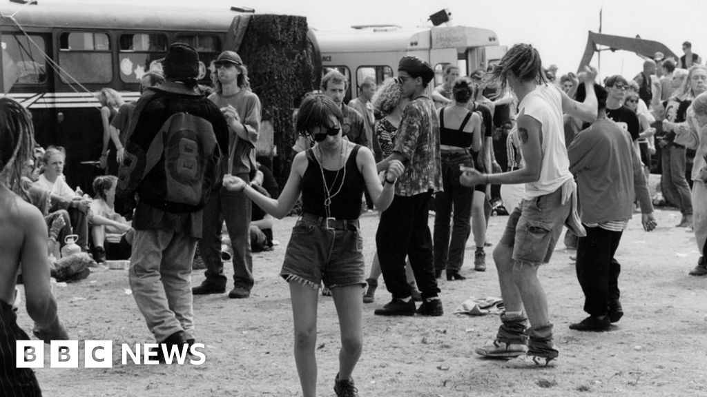 Castlemorton Common: The rave that changed the law - BBC News