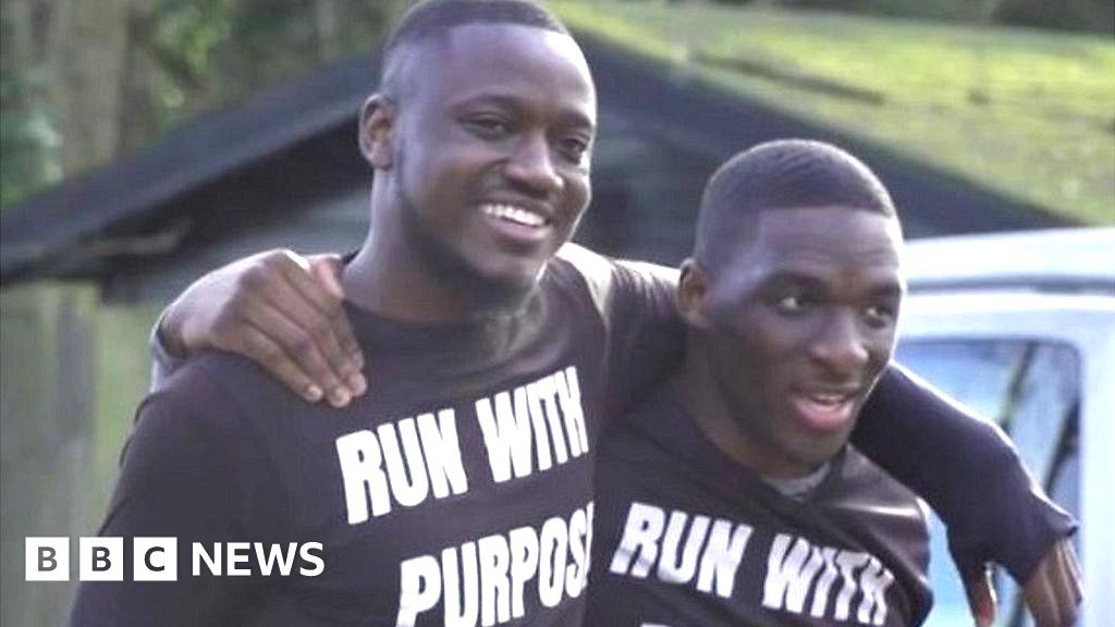 Run With Purpose: The running club helping men's mental health - BBC News
