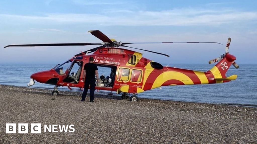 Mersea Island: Man dies in hospital following beach rescue