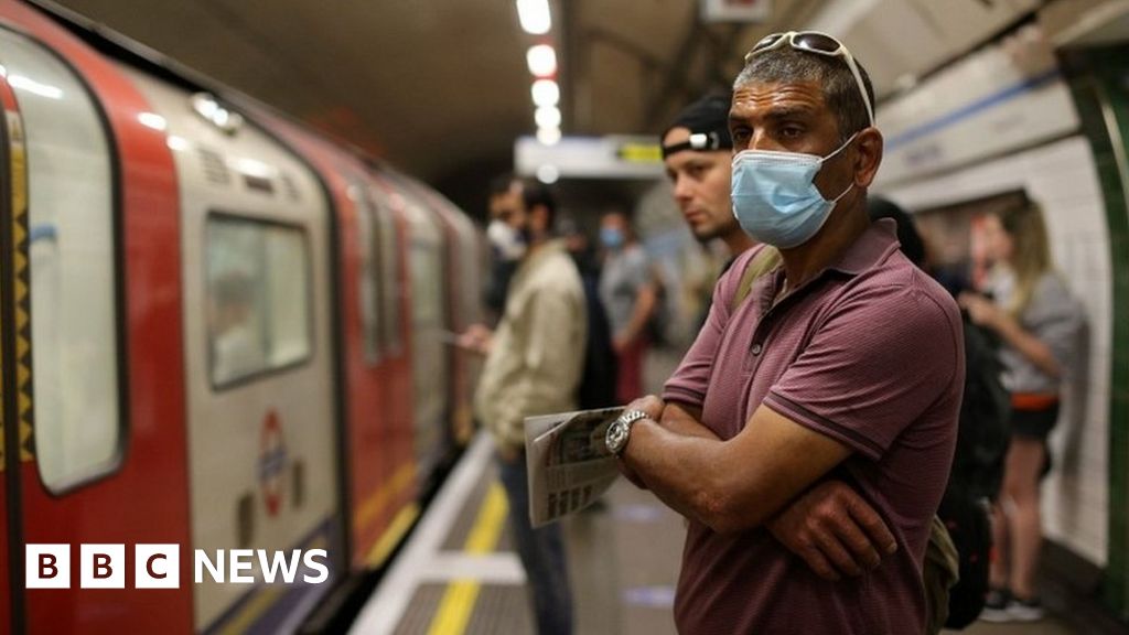 Coronavirus: Mayor urges London shops to stock reusable face masks