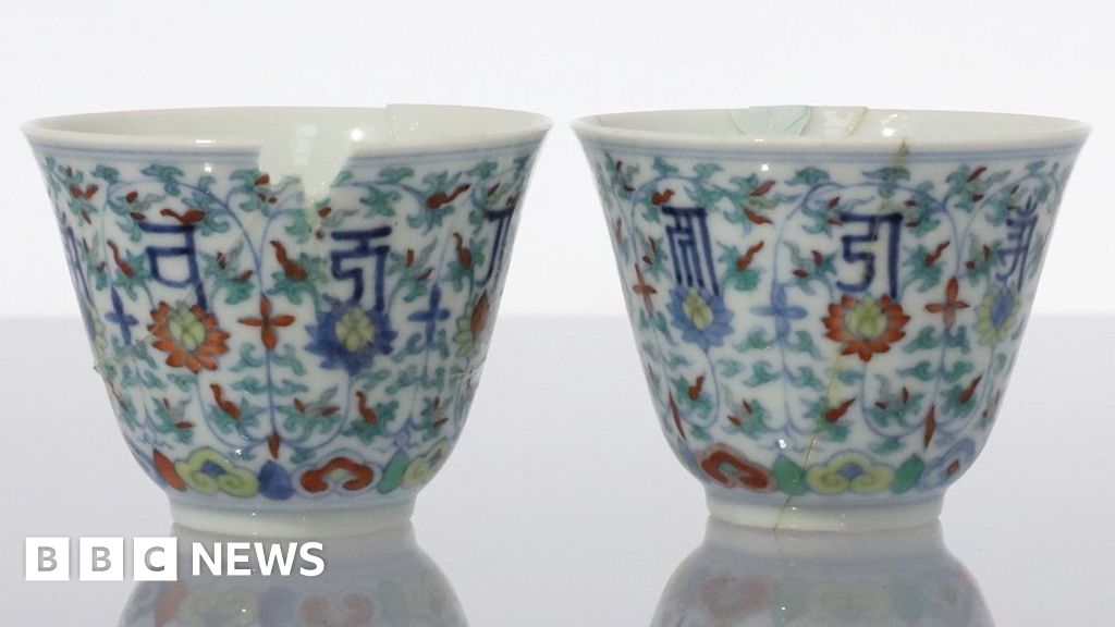 Rare Chinese cups sell for £11k after nearly being thrown away - BBC News
