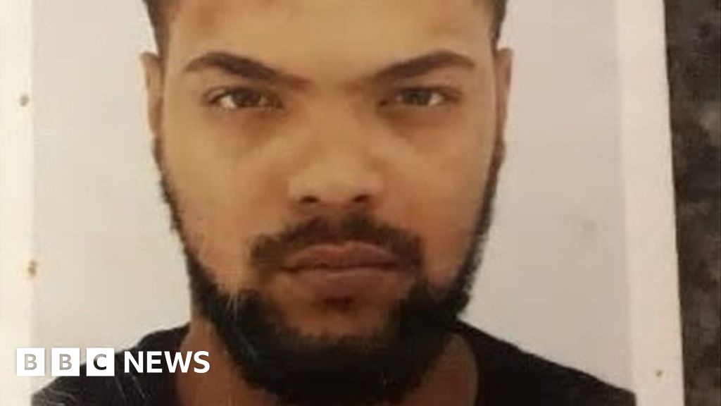 Man and mother jailed over Mitcham man-on-fire drugs killing - BBC News