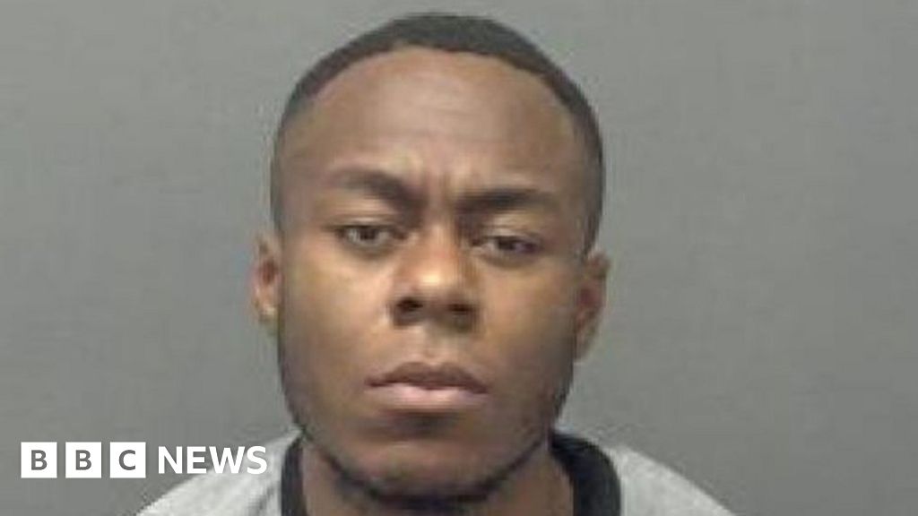 Norwich mum held at knifepoint by gang looking for drugs - BBC News