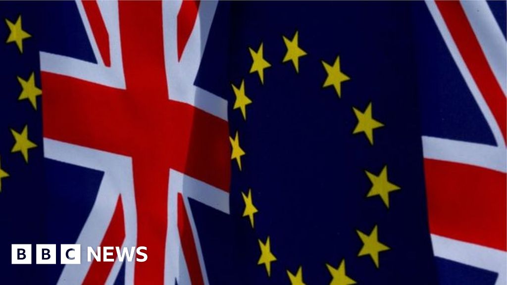 Border poll survey says 8/10 voters unchanged by Brexit - BBC News