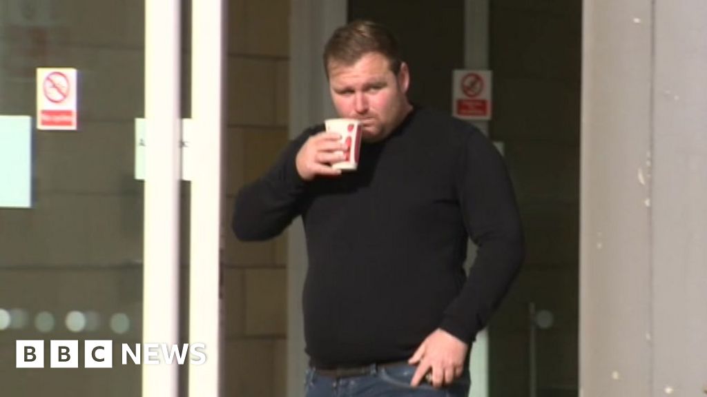 Irchester scam builders jailed for conning elderly victims - BBC News