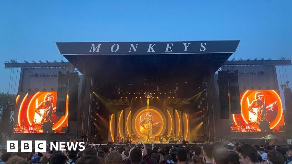 Arctic Monkeys items raffled for Sheffield school playground - BBC News