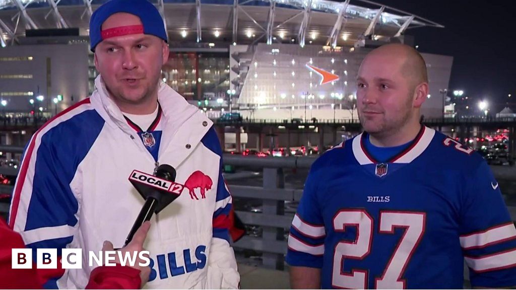 NFL fans react to Damar Hamlin incident