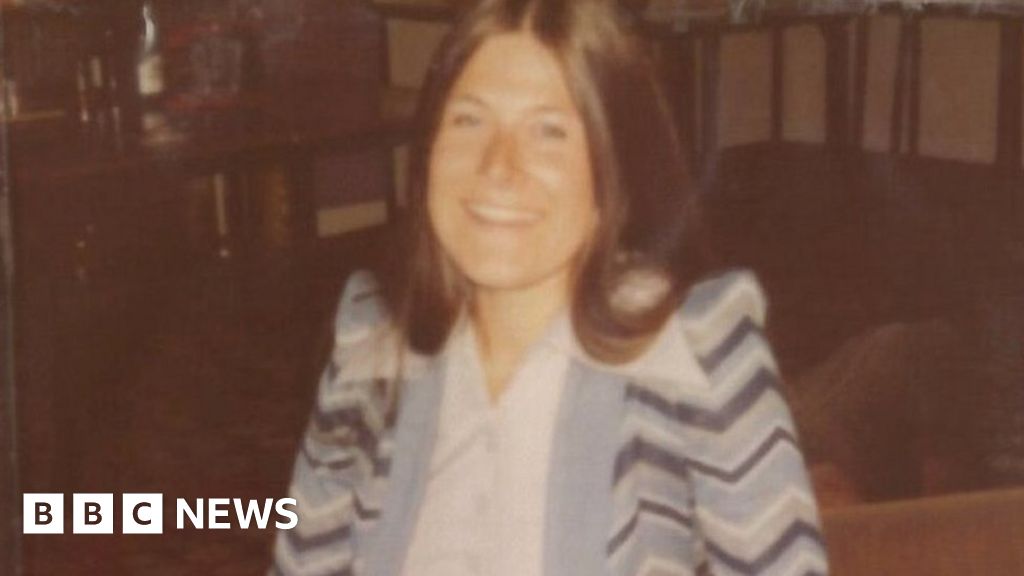 Brenda Page had at least 20 injuries, murder trial hears - BBC News