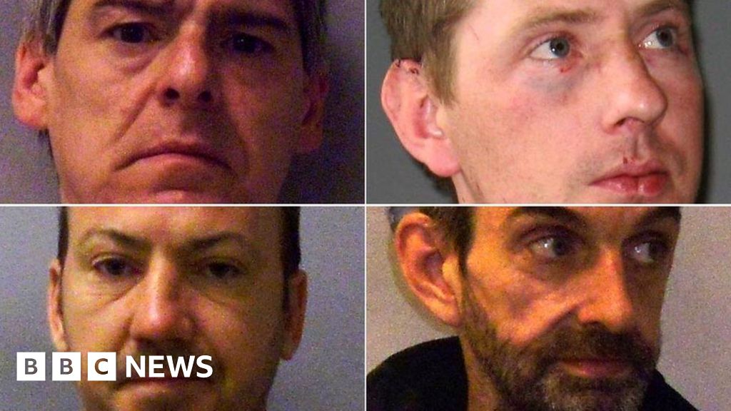 Men jailed for life for Fraserburgh weapons murder - BBC News