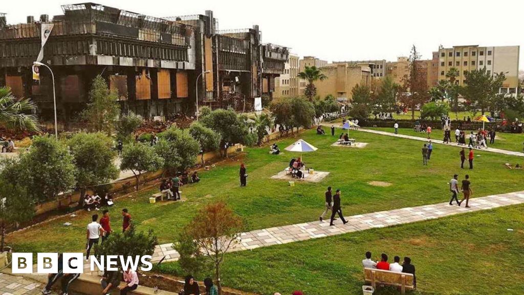 Iraqi university rebuilds after IS 'dark age' - BBC News
