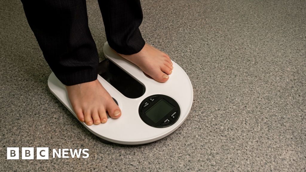 Anti-obesity drugs or surgery now advised for some US children - BBC News