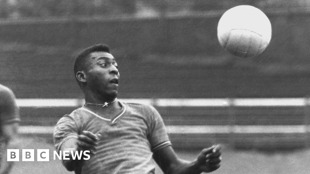 In pictures: When Pele played in Scotland - BBC News