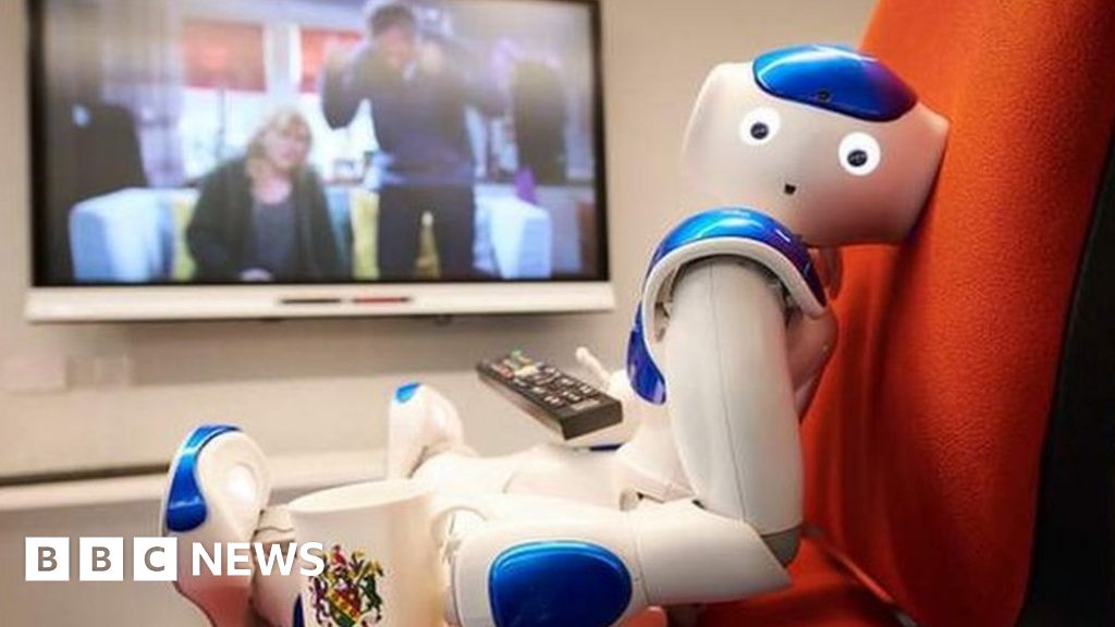 Robot becomes Emmerdale fan in university dementia project - BBC News