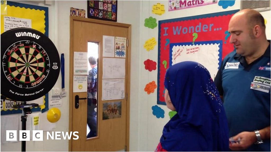 Darts champion delivers treble maths masterclass - BBC News