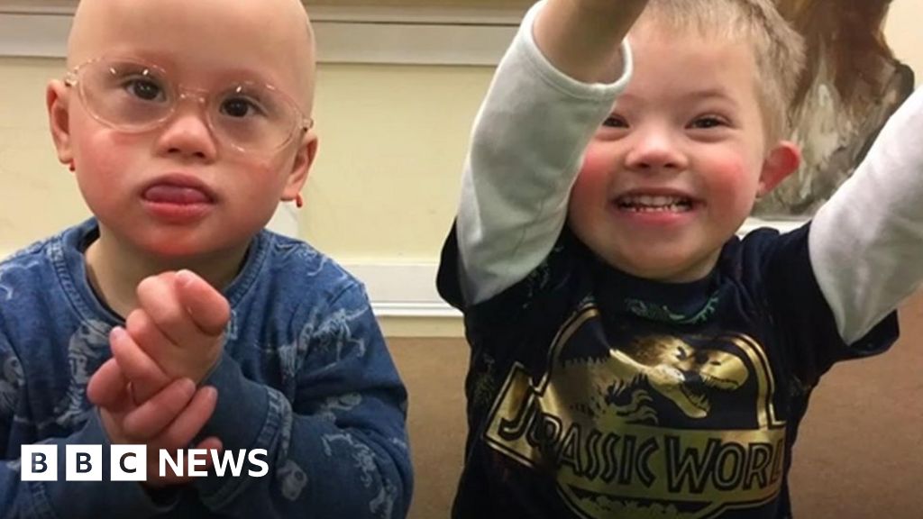 Two three-year-old-boys, one special friendship - BBC News
