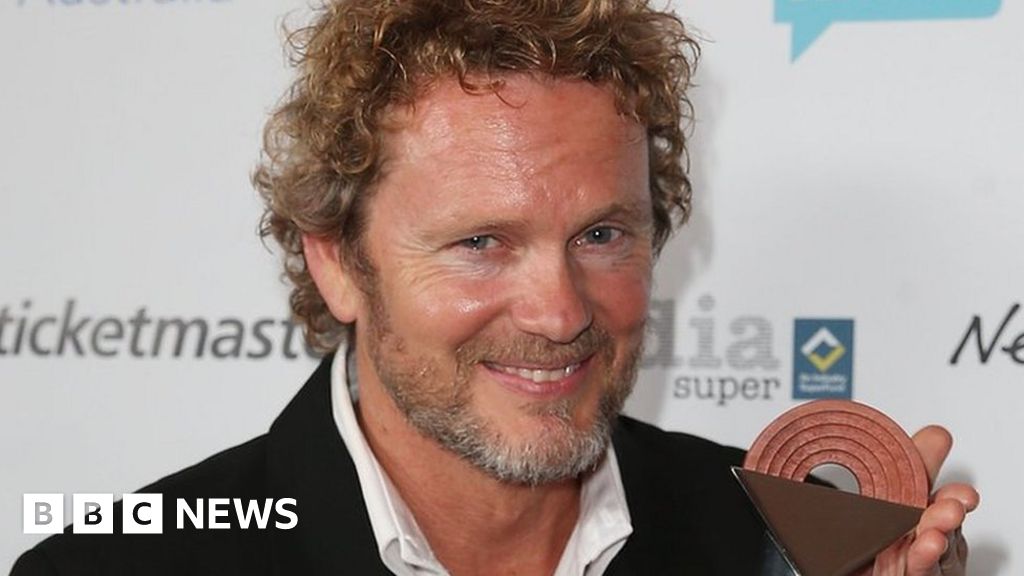 Craig McLachlan: Actor denies sexual misconduct allegations - BBC News