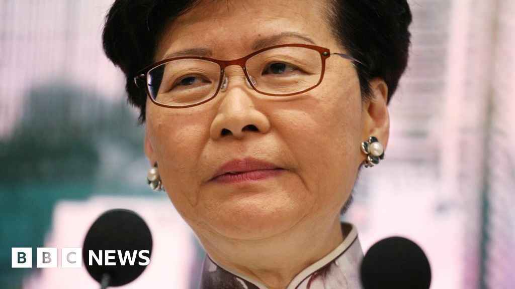 Hong Kong: Xi expresses 'high degree of confidence' in Lam - BBC News