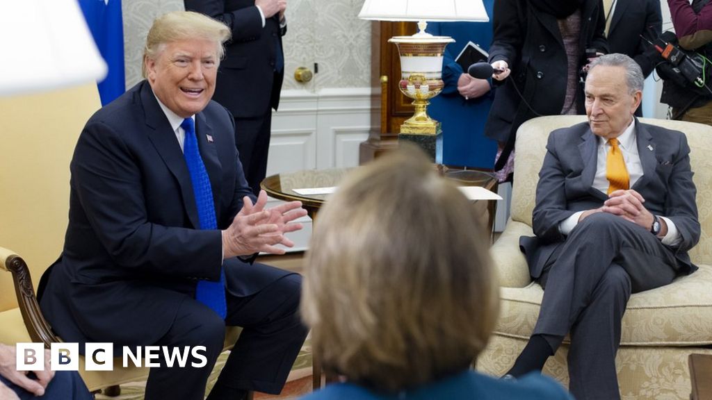 'Chuck and Nancy' spar with president over 'Trump shutdown' - BBC News