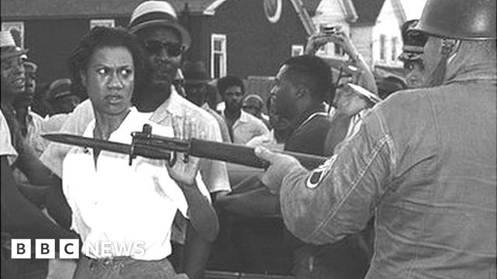 Fighting for equality in 1963 small-town America - BBC News