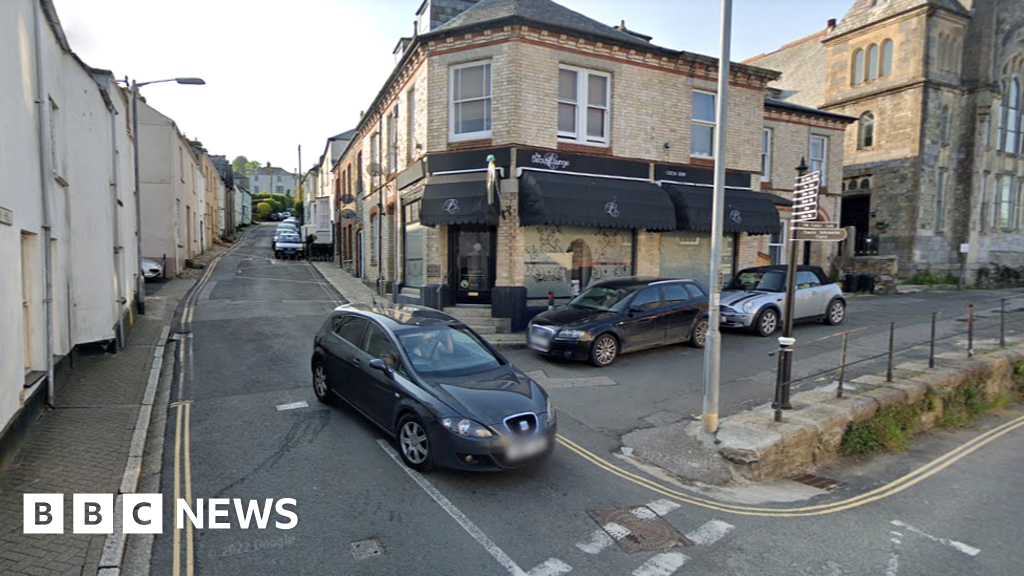 Male arrested after Lostwithiel sexual assault - BBC News
