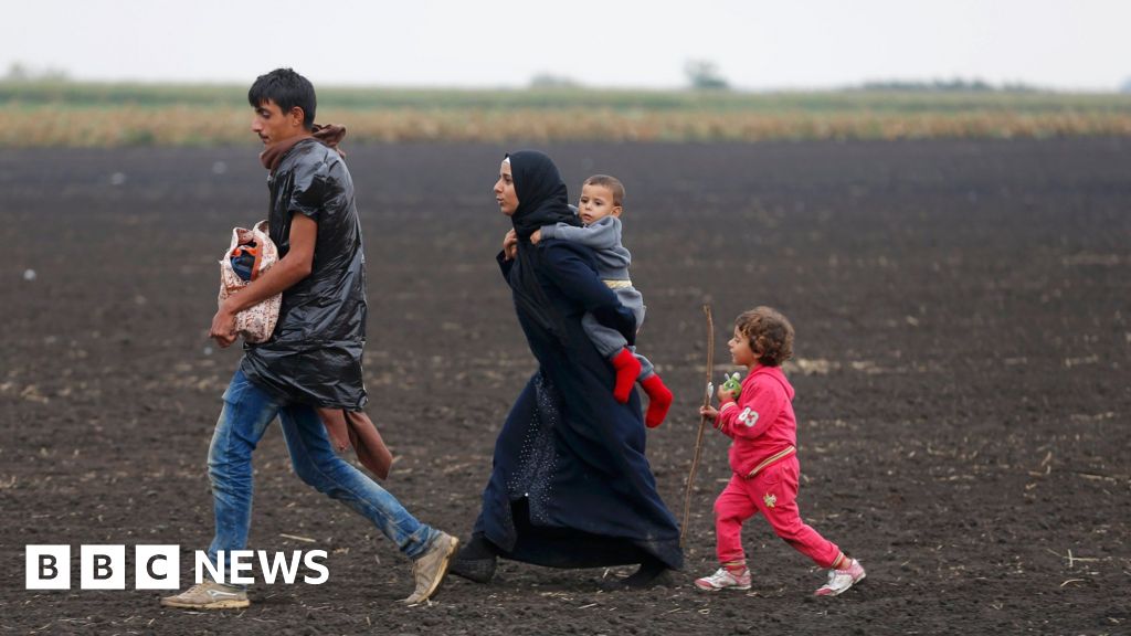 Europe Migrant Crisis Hungary Will Arrest Illegal Migrants Bbc News