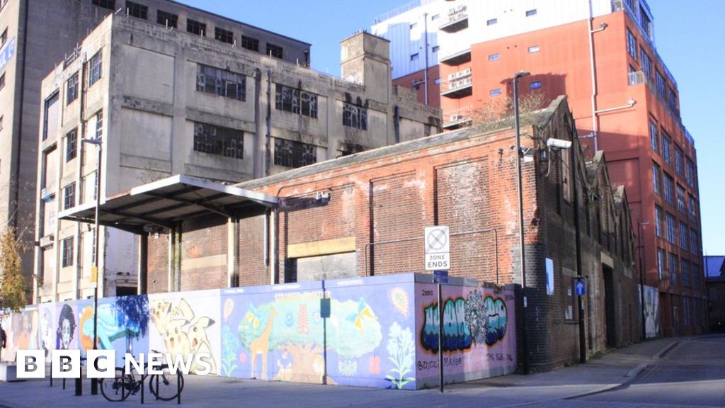 Derelict Ipswich waterfront warehouse to become restaurant - BBC News