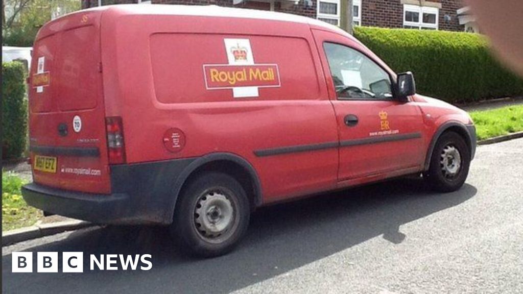 Royal Mail in bid to end dog attacks on postal workers - BBC News