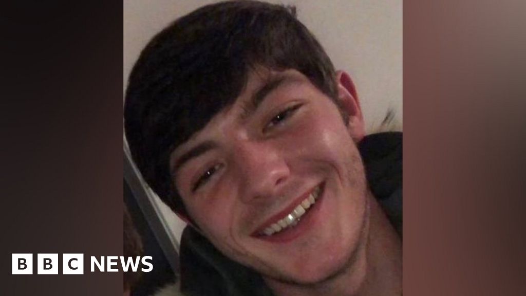 Stabbed man dies prompting Croxteth murder investigation - BBC News