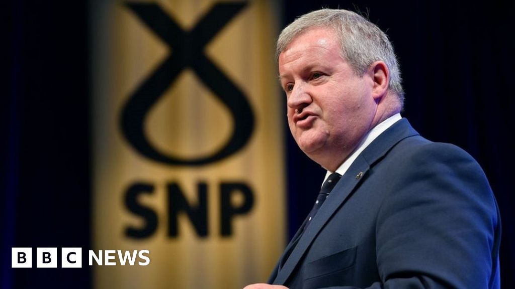SNP in fresh call for two-year Brexit transition delay - BBC News