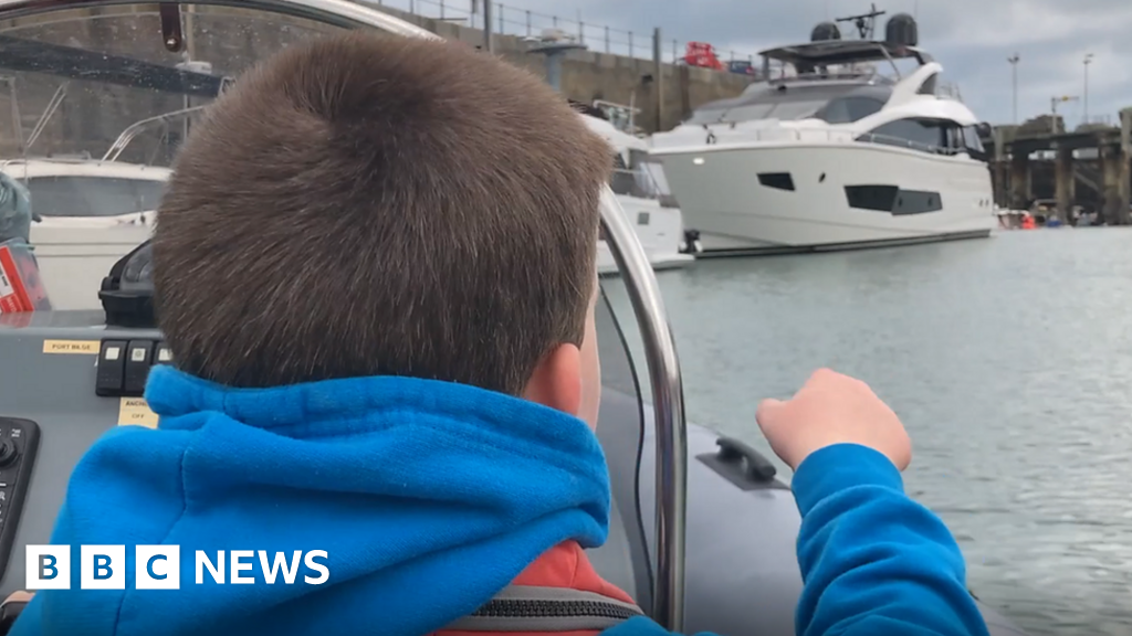 Sailing helps Guernsey boy with grief of mother's death
