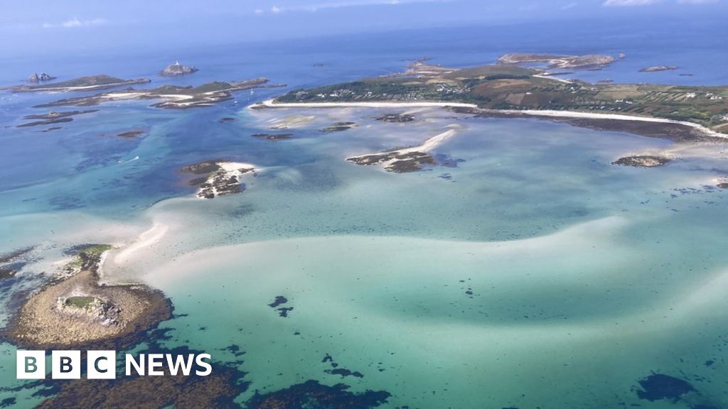 No housing for new Isles of Scilly doctor or pharmacist - BBC News