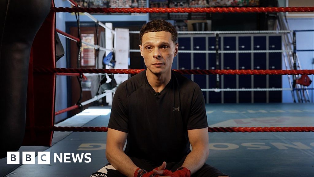 Boxing saved bereaved Cardiff dad after fiancee's death - BBC News