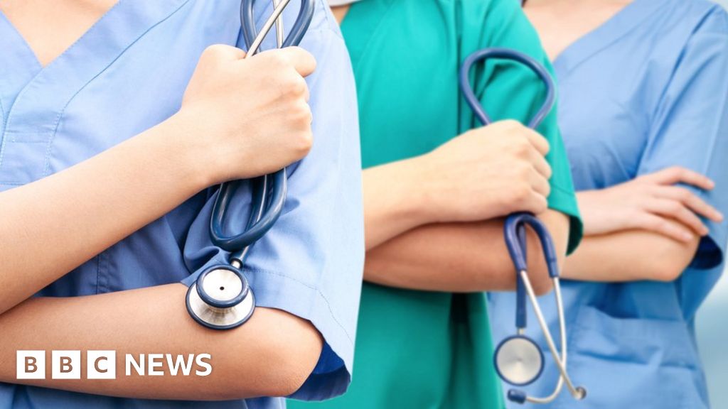 Thousands of Scottish NHS posts remain vacant - BBC News