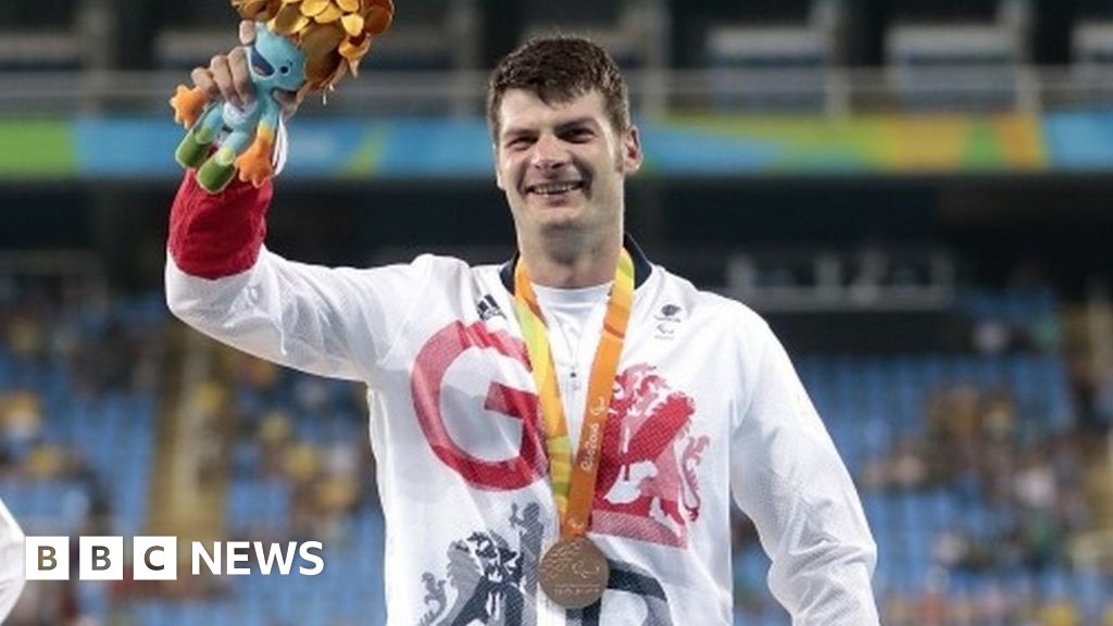 Dave Henson, Invictus hero who claimed Paralympic bronze - BBC News