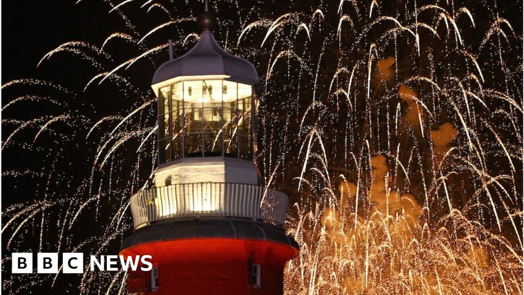 Thousands gathered for British Fireworks Championships in Plymouth ...