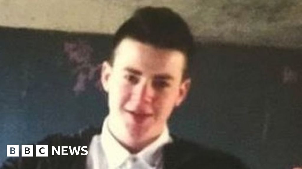 Search stepped up for Closeburn teenager David Ormerod - BBC News