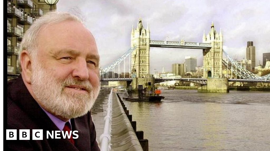 Frank Dobson: Ex-Labour minister dies aged 79 - BBC News