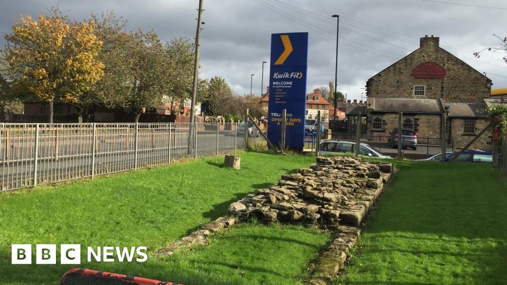 Hadrian's Wall legacy hidden under Newcastle streets - BBC News