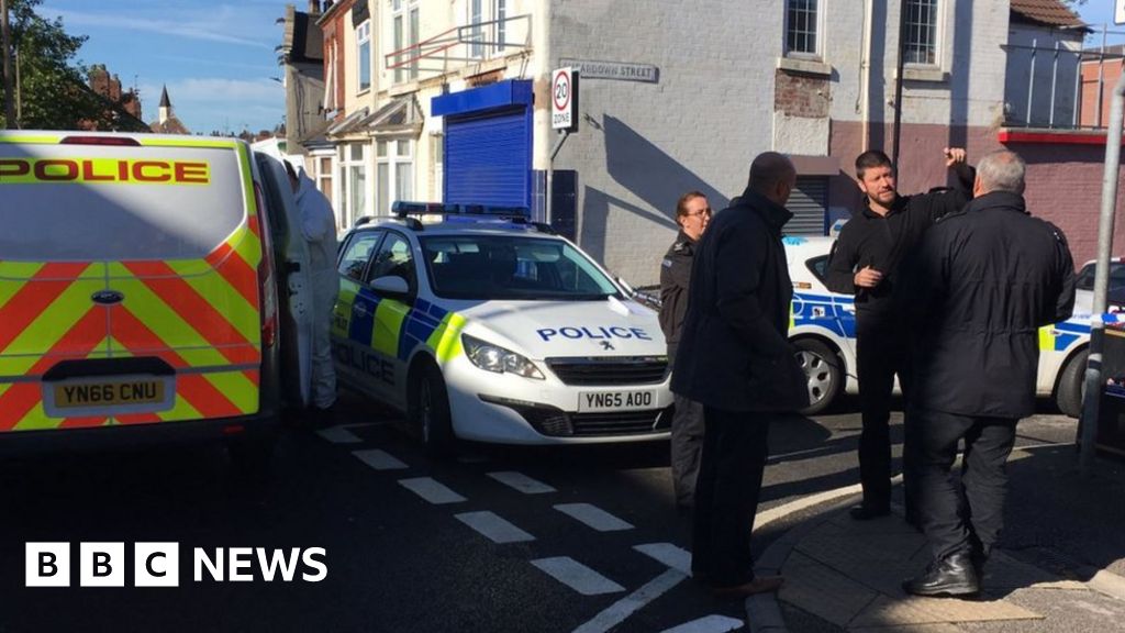 Arrests as policeman seriously hurt in Doncaster attack - BBC News