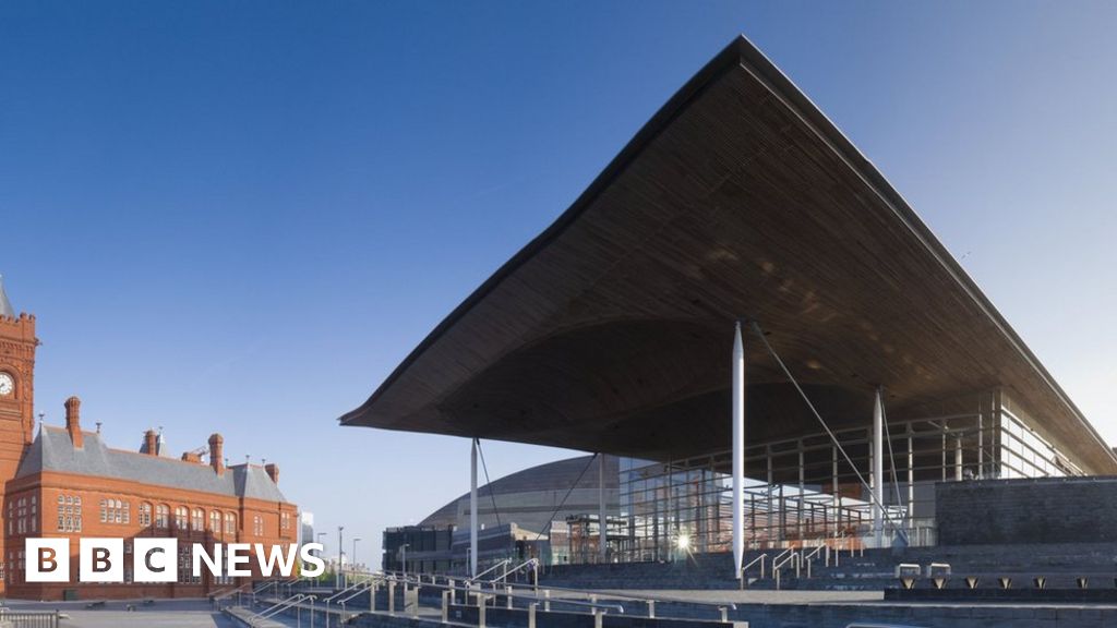 Welsh election 2021: How did votes for younger people happen? - BBC News