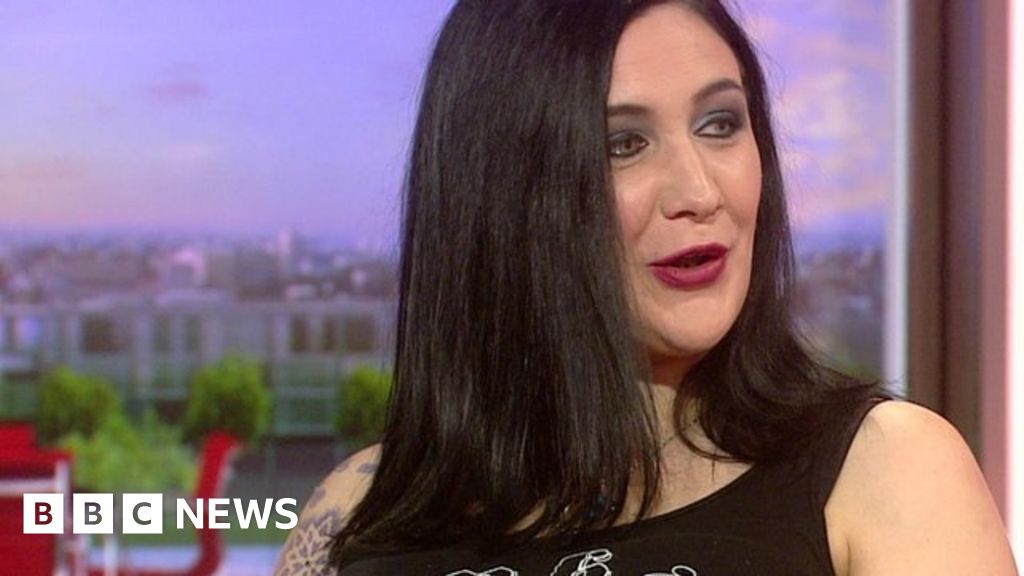 Being a goth 'not all dark and gloomy' - BBC News