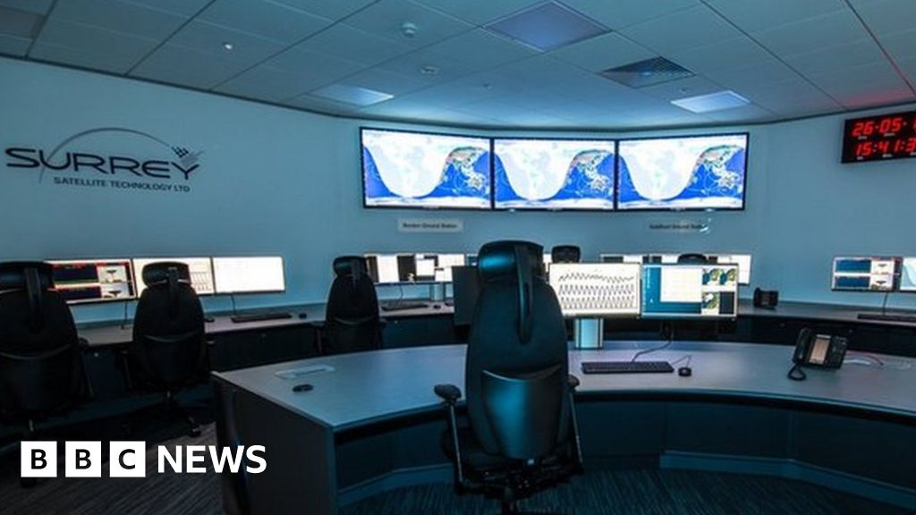 Surrey Space Centre awarded £400,000 of funding - BBC News