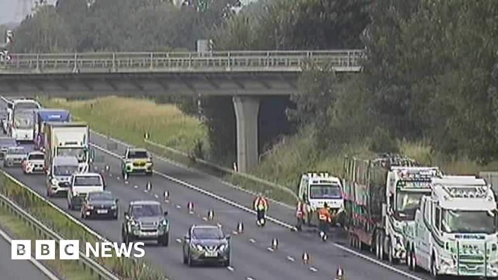 M4 traffic: Emergency services called to coach fire on motorway